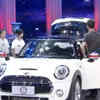 Watch: When 29 People Fit Into A Mini Cooper And Created A Guinness ...