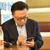 Samsung CEO DJ Koh Was Spotted Using The Upcoming Galaxy Note 9 And ...